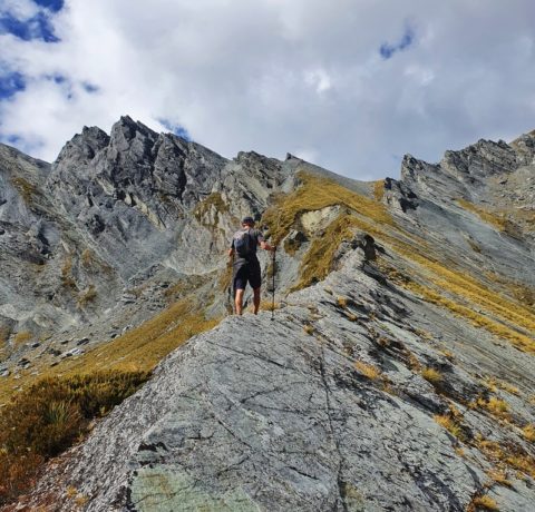 HIKING SHARKS TOOTH PEAK | 2096m (WITH GPX FILE)