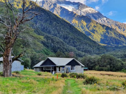 HIKING TO LIVERPOOL HUT (AWESOME | 32KM RETURN)